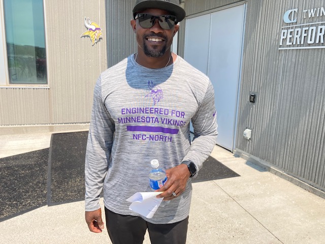 Brian Flores Likes What He Sees in Vikings QB J.J. McCarthy – David ...